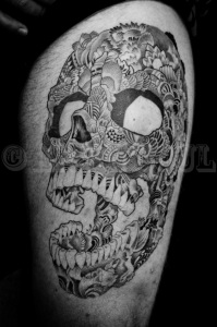 Graphic Skull Thigh Tattoo – Art n Soul Tattoo Studio